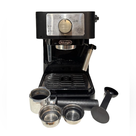 Delonghi | Kitchen | Delonghi Black And Silver Espresso Machine | Poshmark